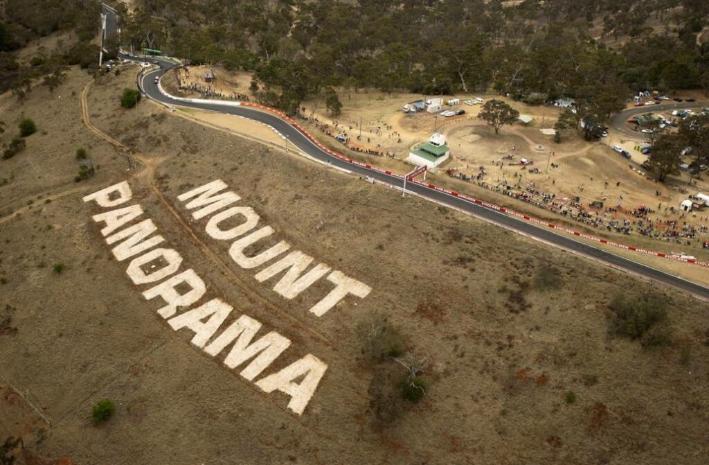 澳洲 Bathurst Mount Panorama Circuit 如何掌握這條瘋狂賽道 | Simracing 模擬賽車 - 妹豬の研究所